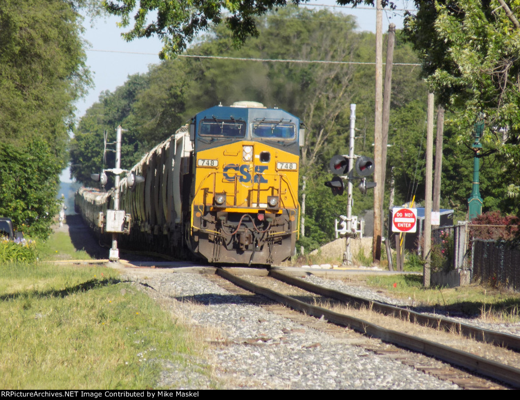 CSX 748
